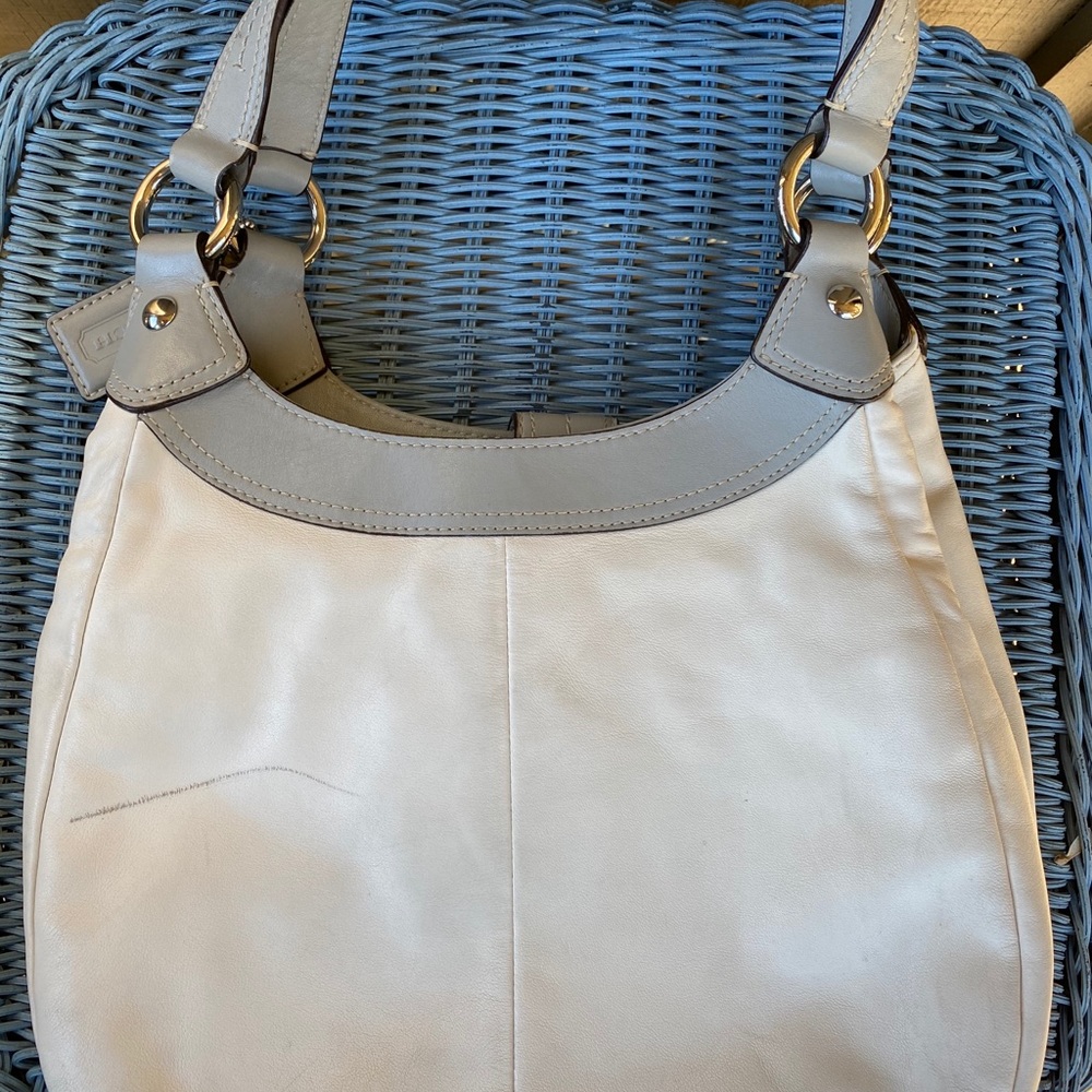 Coach Medium Shoulder Bag - Gem